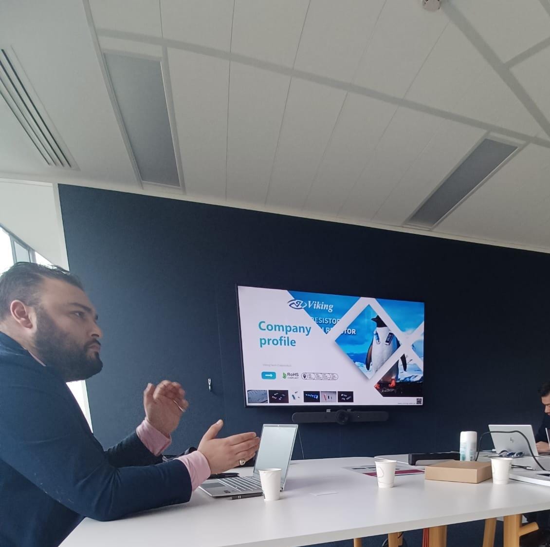 DM Tech Sales - Electronic Components